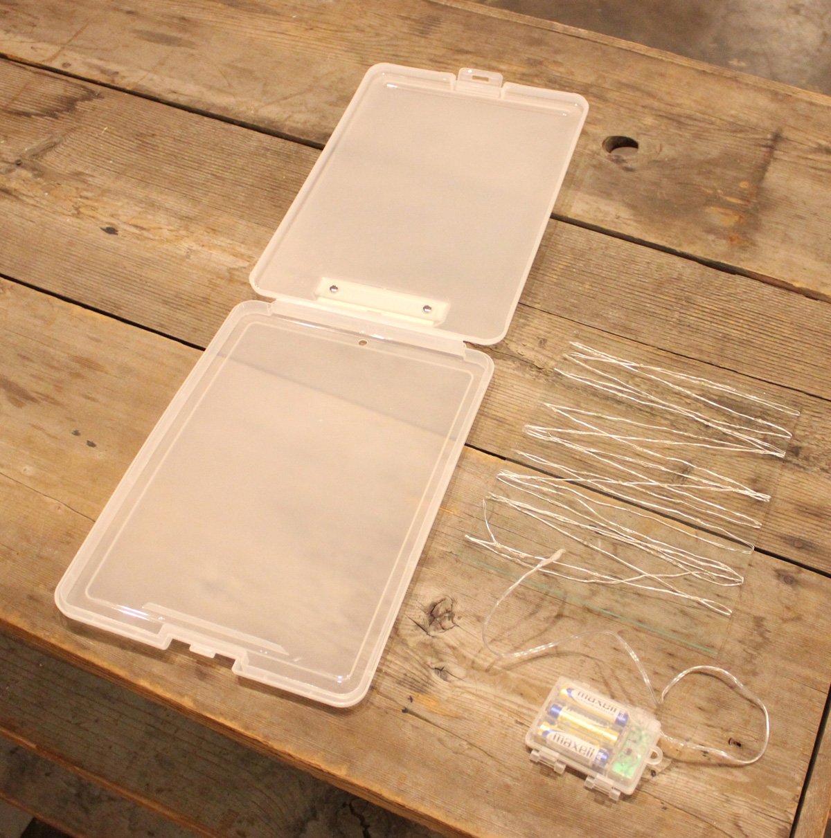 How to Create a DIY Portable Light Box for Tracing, Art, and Hand ...