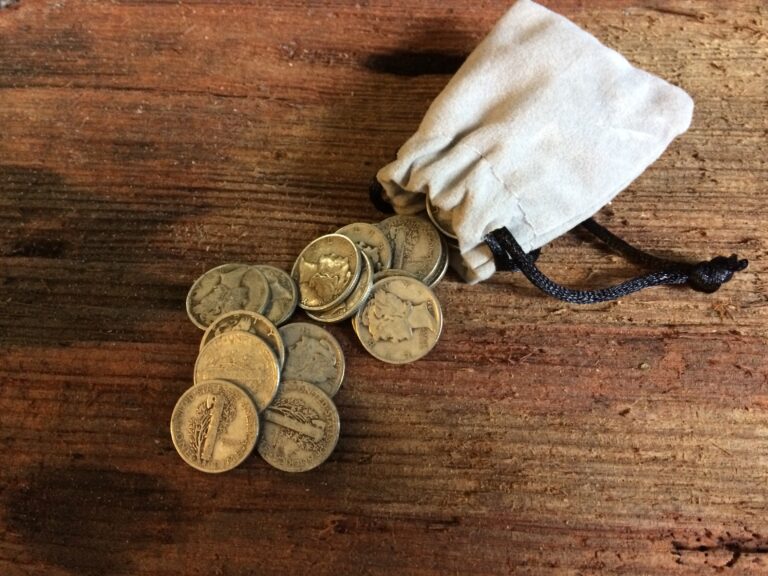 How to Bury Treasure: 2 Simple Methods