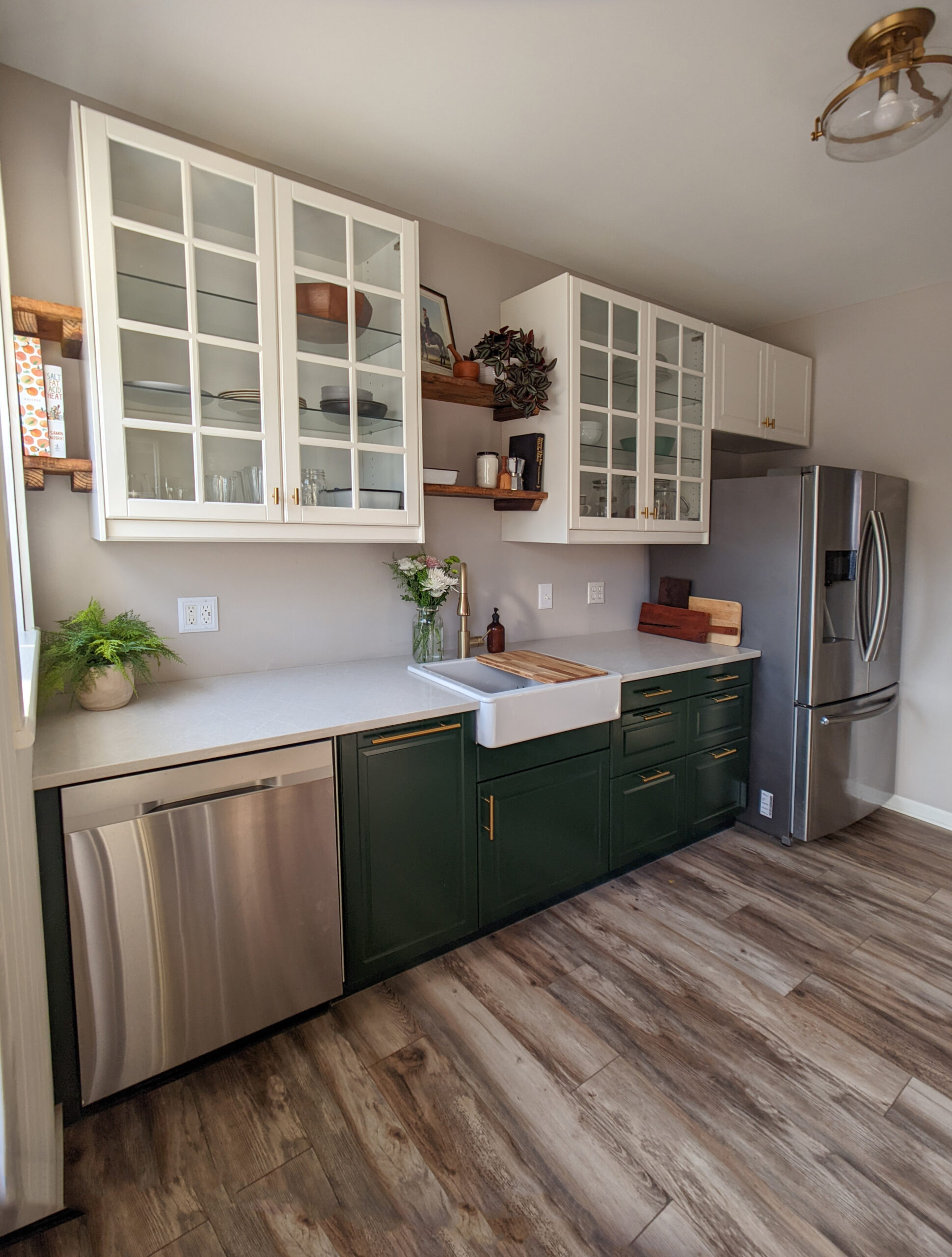 3 Tips for Matching Gold Fixtures and Stainless Steel Appliances in a ...
