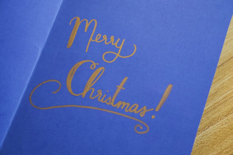 How to Make an Adorable Layered Paper Christmas Card
