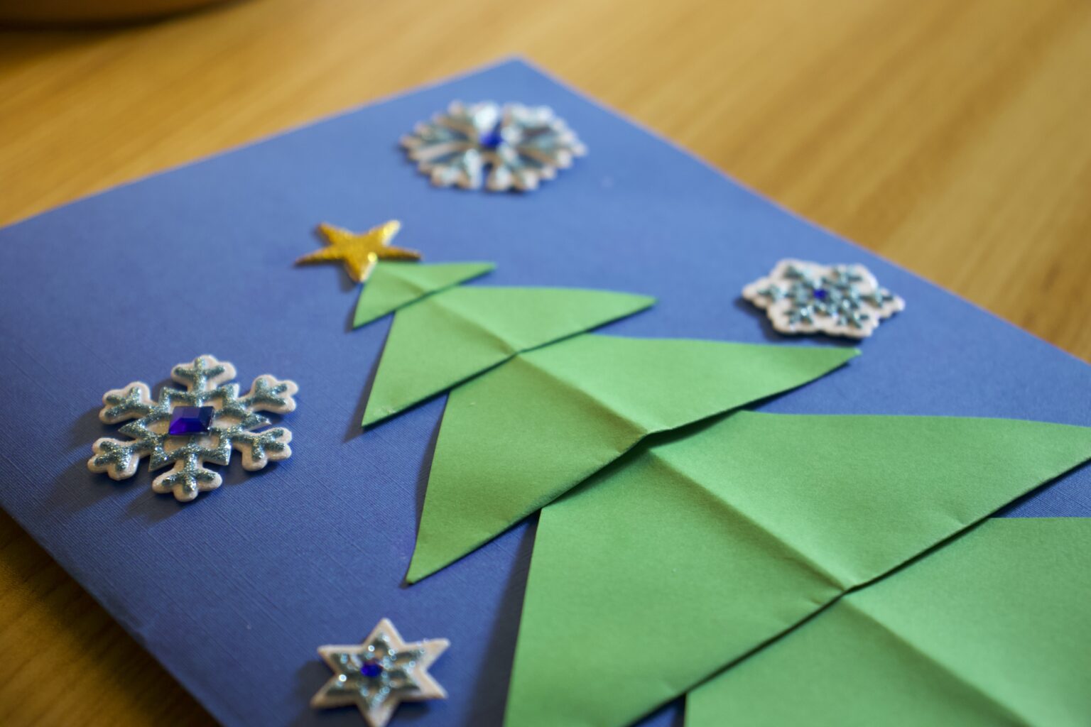 How to Make an Adorable Layered Paper Christmas Card